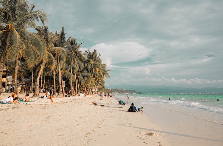 【空港送迎】カリボ国際空港（KLO）発のおすすめサービス | NANAME KIKAKU｜個人出版をサポート
